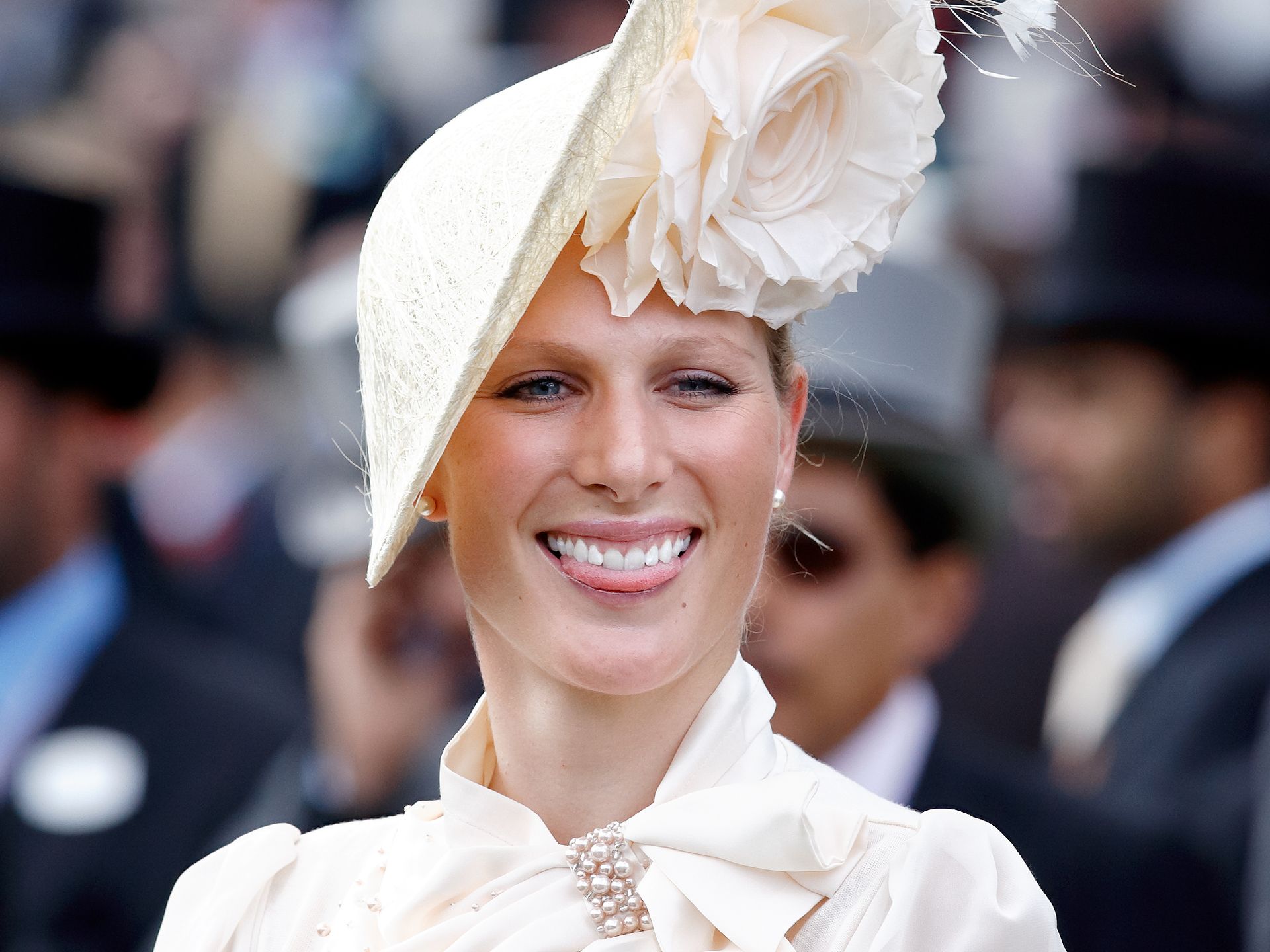El Piercing De Zara Phillips Desapareció Zara (16) Veel Te Jong Uit