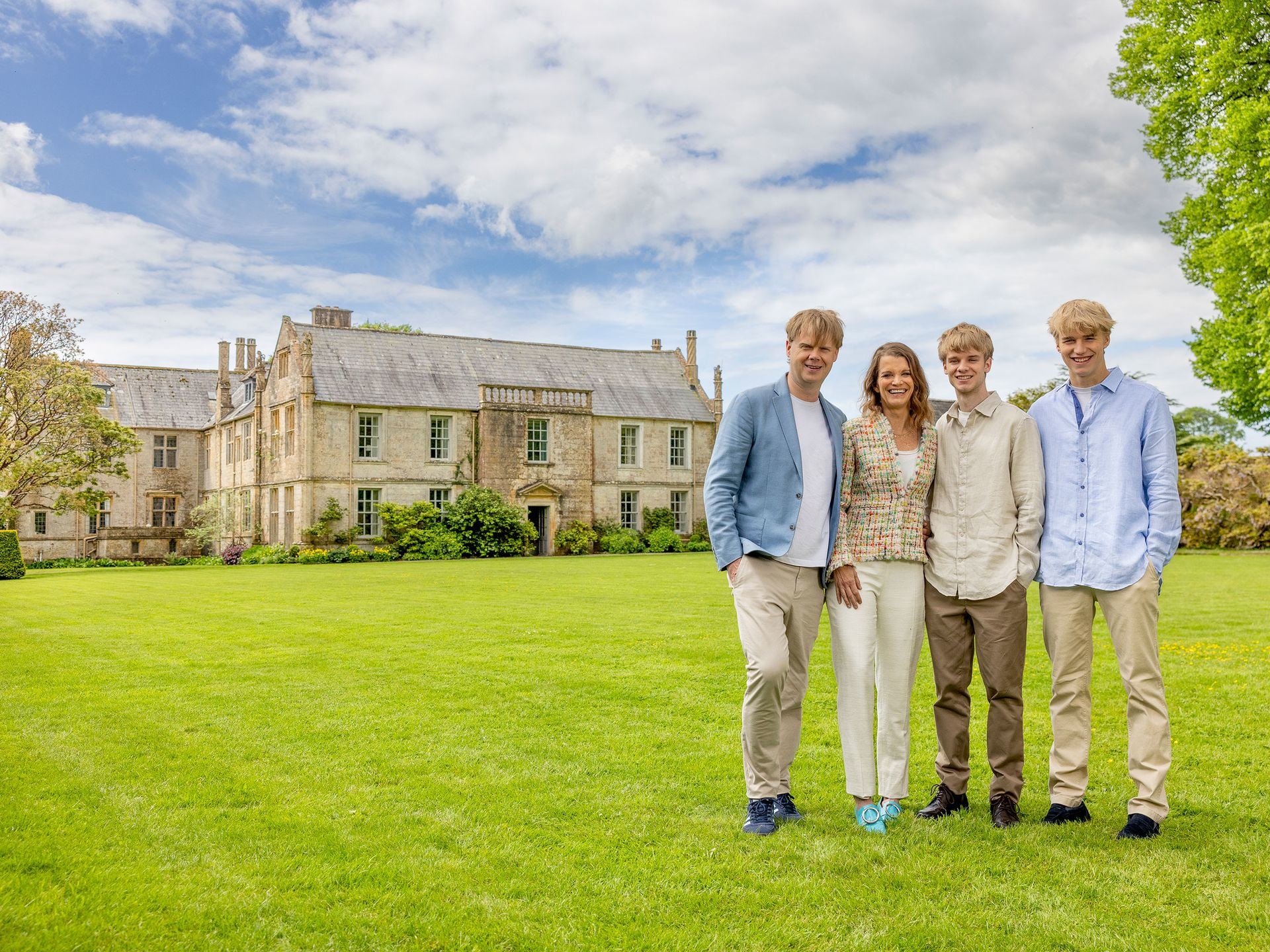 Mapperton Estate Inside The Manor With The Earl & Countess Of Sandwich