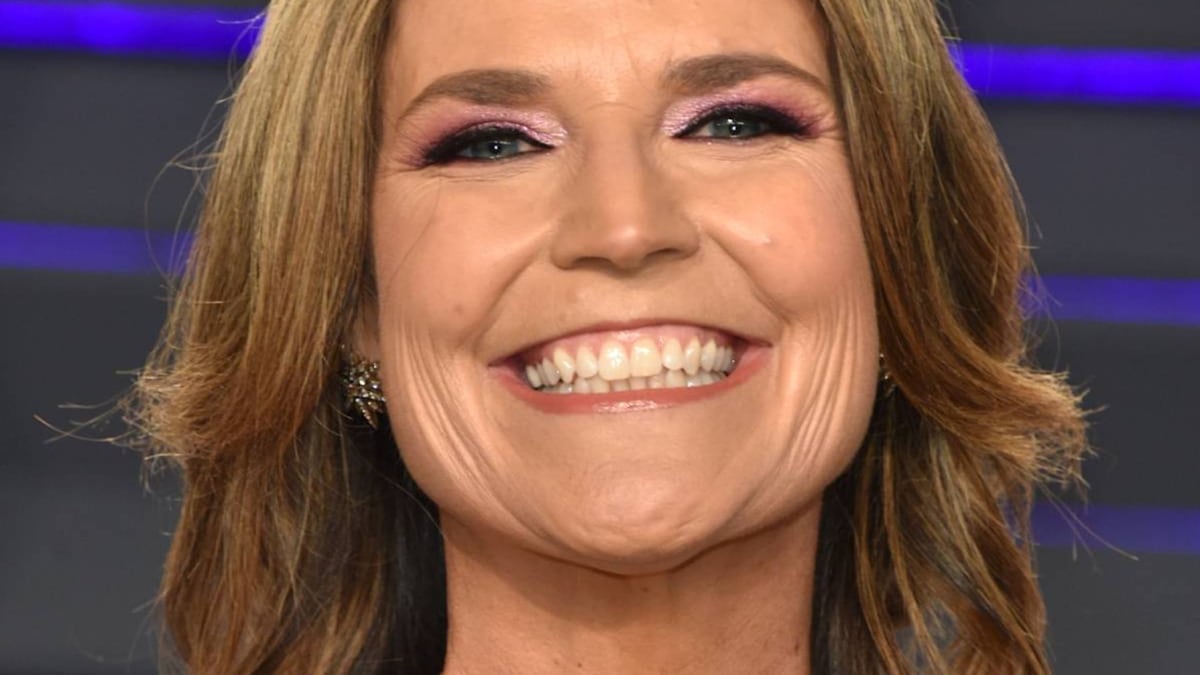 Todays Savannah Guthrie Wows In Tiny Shorts In Beach Photo As She