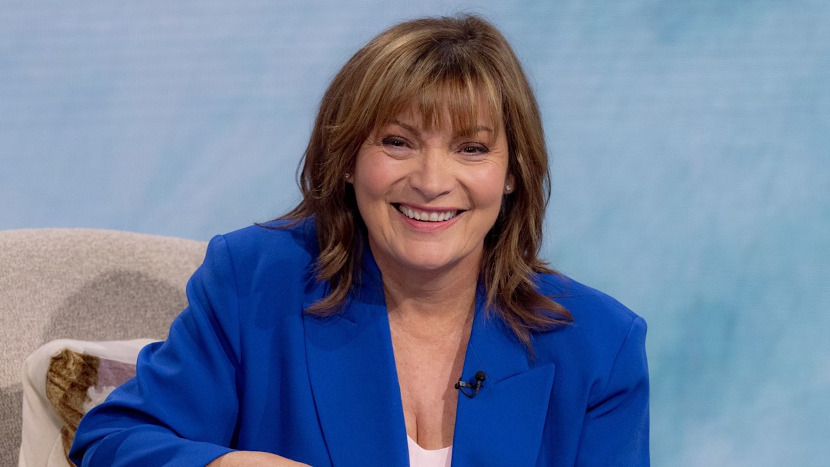Lorraine Kelly Dazzles Followers In Daring Swimsuit Video Hello