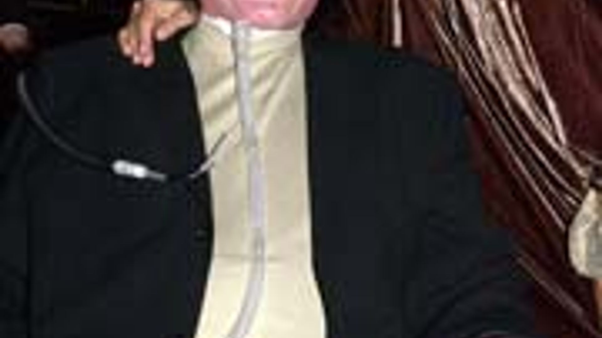 NEW HOPE FOR PARALYSED ACTOR CHRISTOPHER REEVE | HELLO!