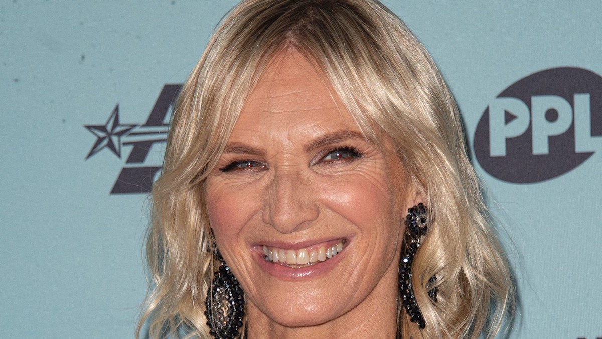 Jo Whiley's life away from Glastonbury – from marriage of 30 years to ...