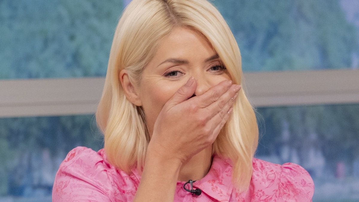 Holly Willoughbys Bizarre Hair Secrets Egg Yolk Olive Oil And More Hello