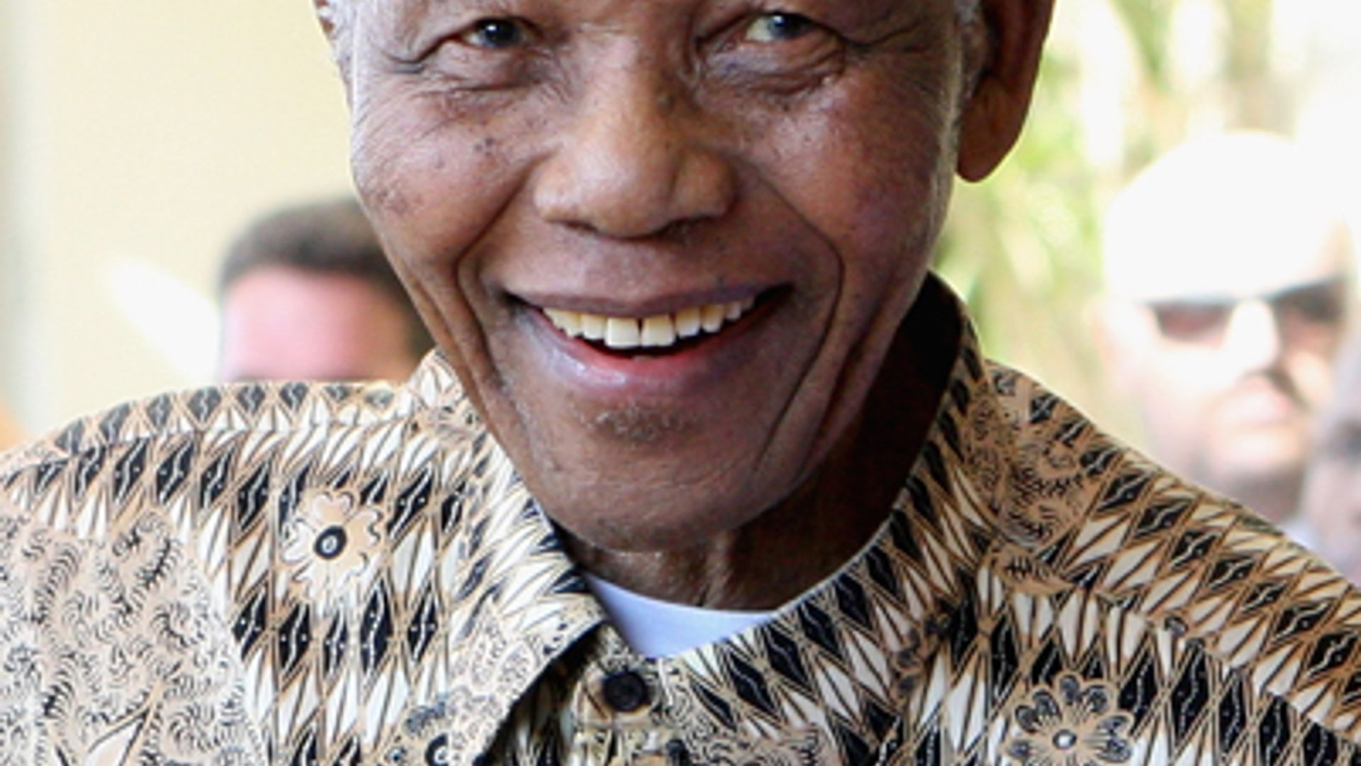 Prince Harry steps in for the Queen at emotional Nelson Mandela service ...