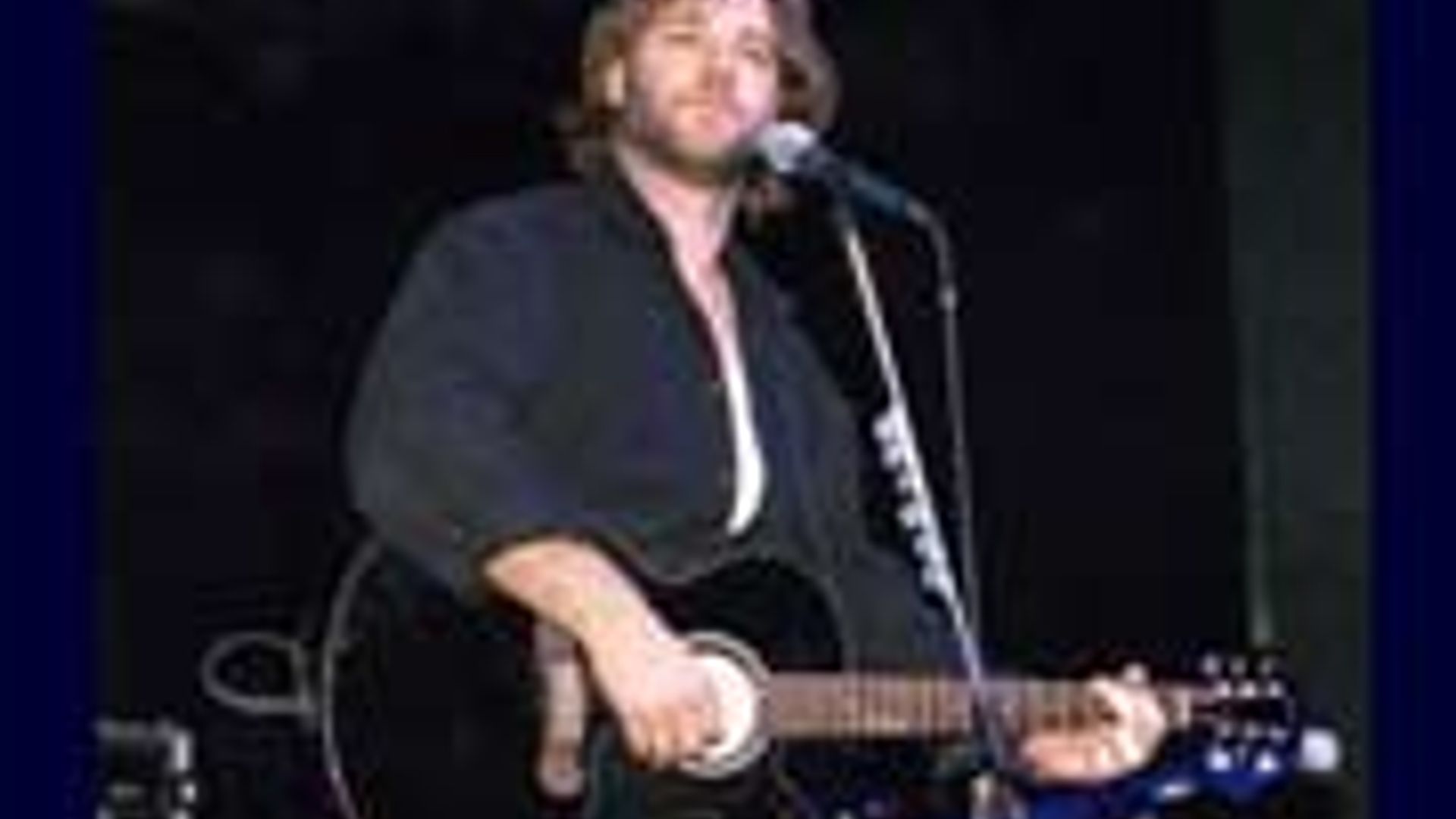 RUSSELL CROWE AND HIS BAND KICK OFF THEIR UPCOMING TOUR WITH A PAIR OF ...