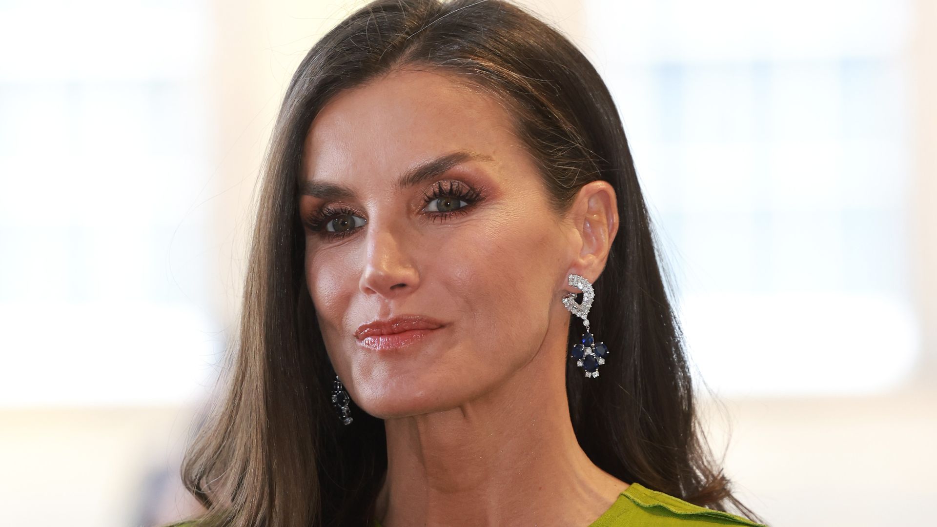 Queen Letizia amazes in striking midi dress with the most flattering ...