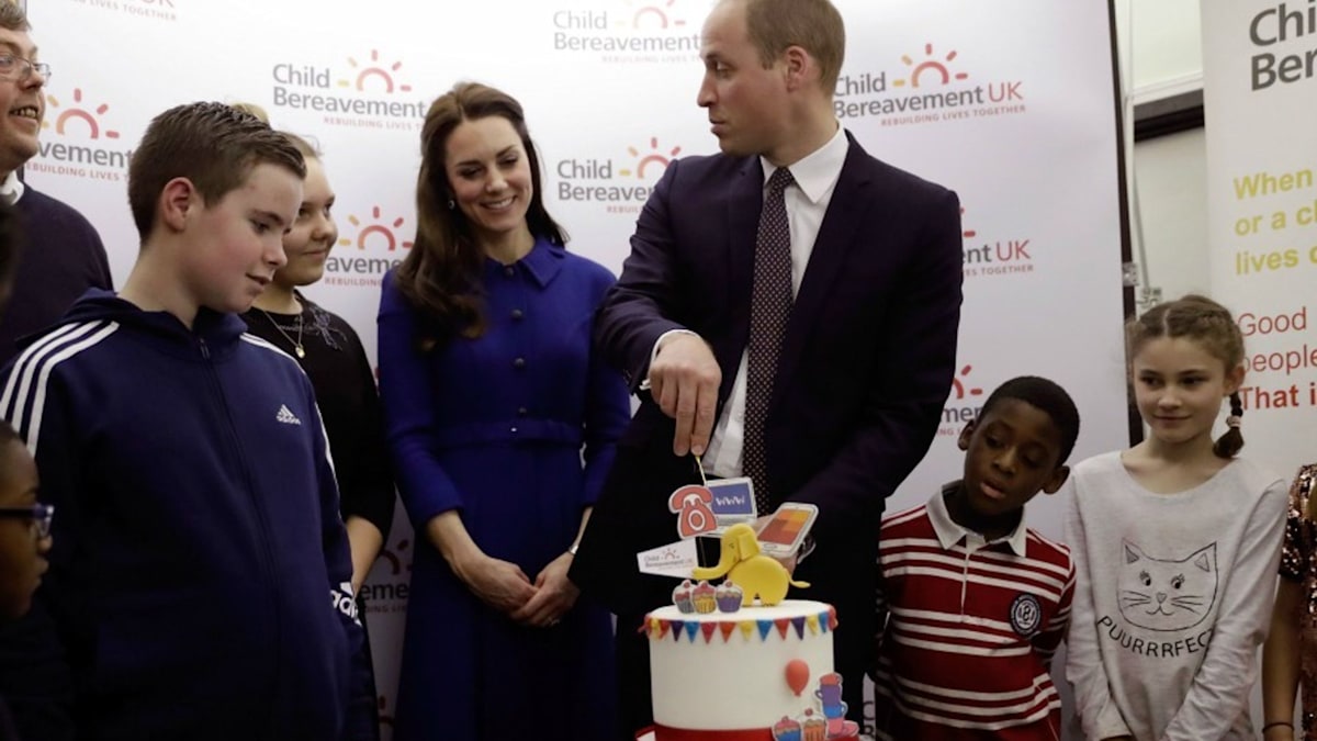 Royals really do love their sweets: All the times they said yes to cake ...