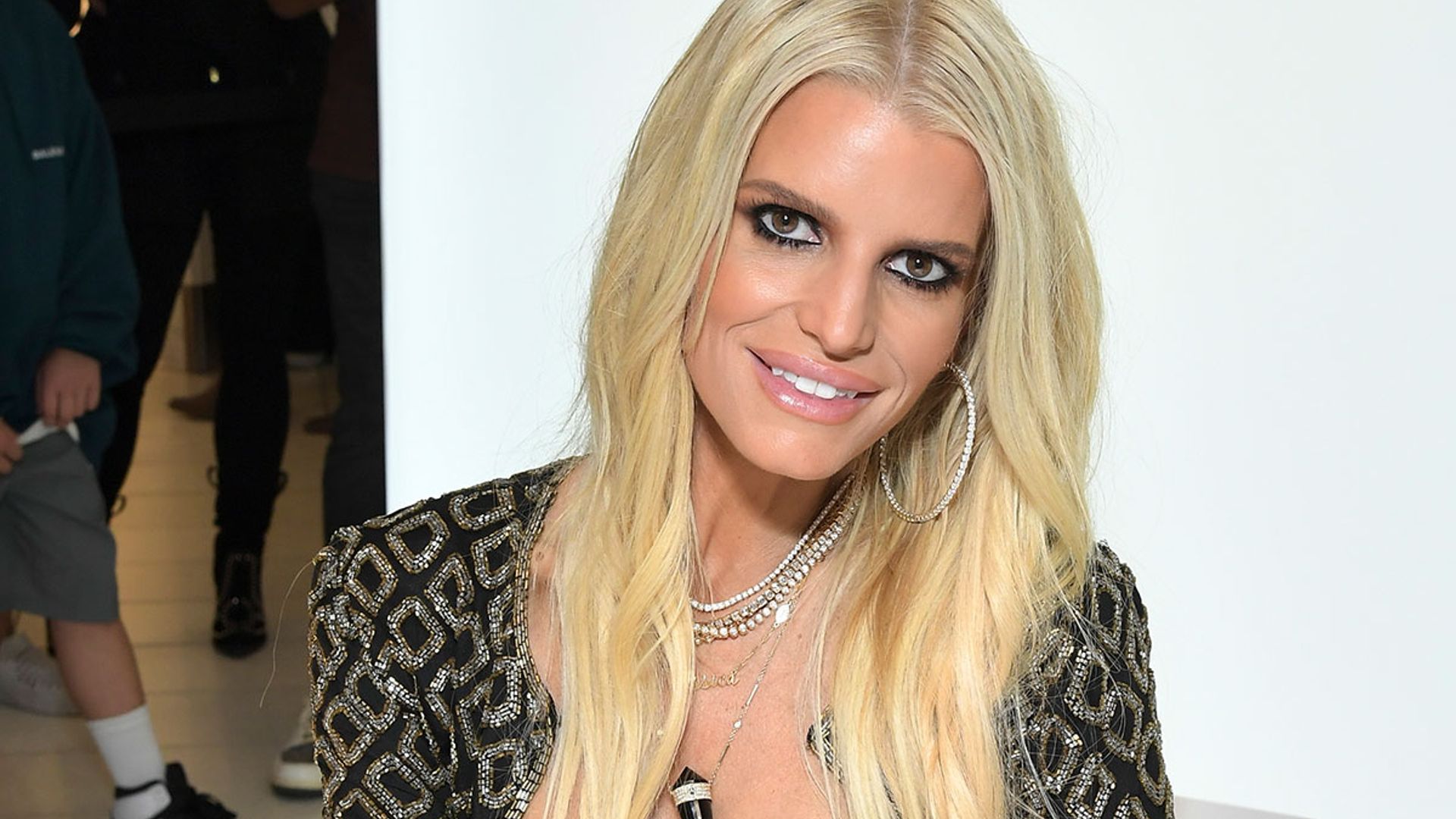 Jessica Simpson shocks fans with birthday photo of mom, 63 – 'She's ...
