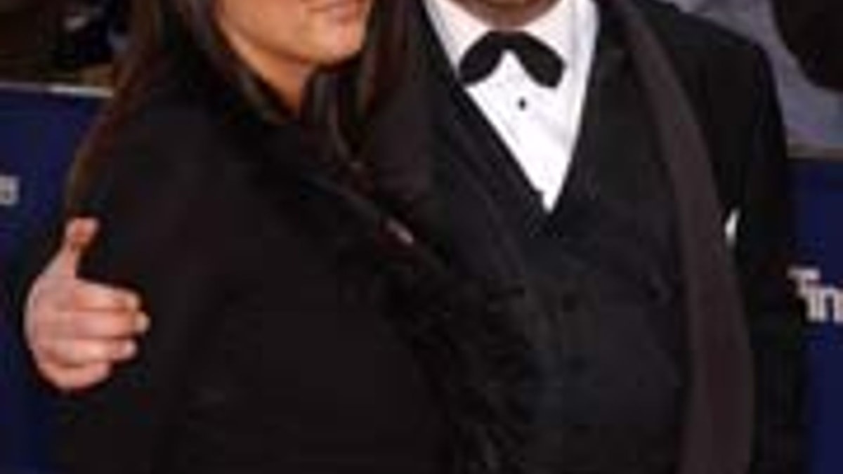 COLD FEET STAR TELLS FRIEND I NEED RESCUING AFTER | HELLO!