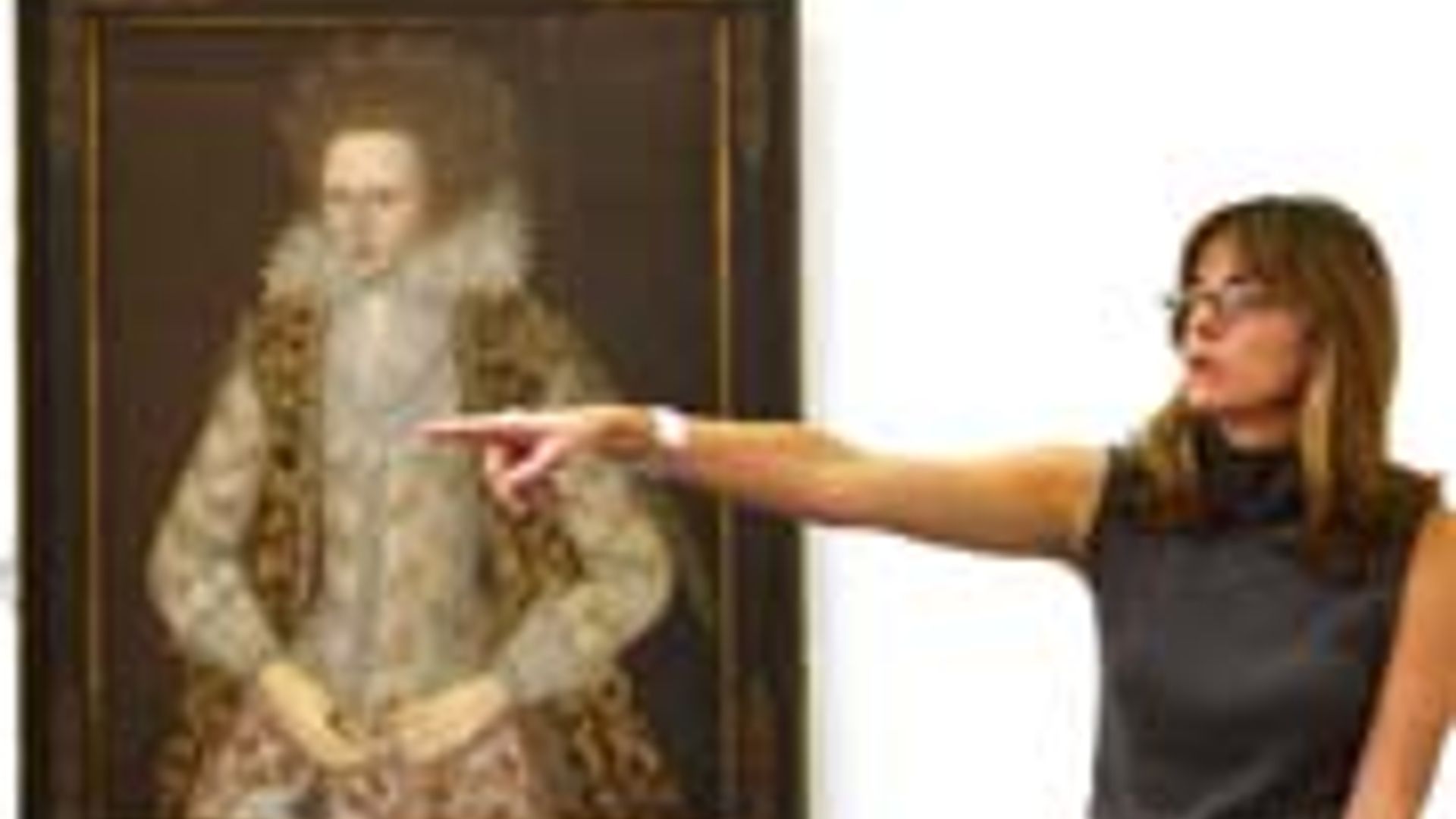 Elton's retail jamboree raises £1.4 million | HELLO!