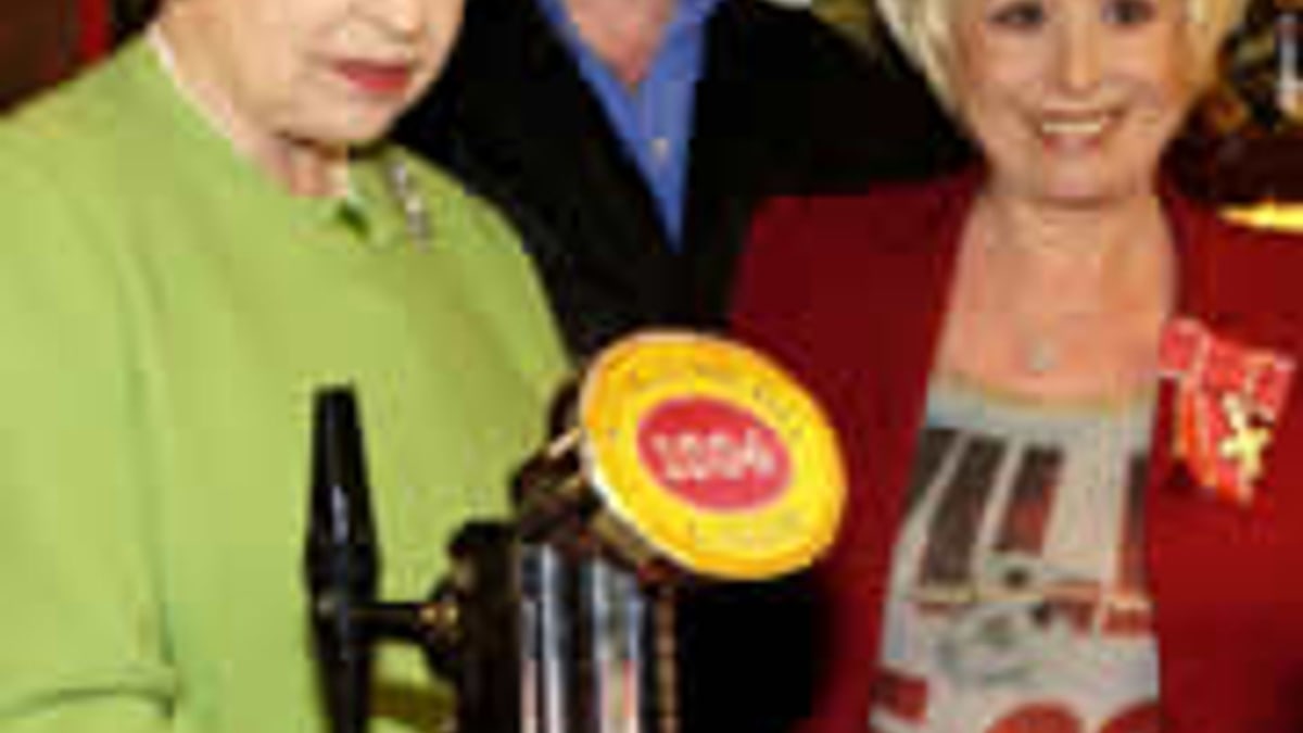 barbara windsor, BABS WINDSOR CALLS TIME ON HER REIGN AT | HELLO!