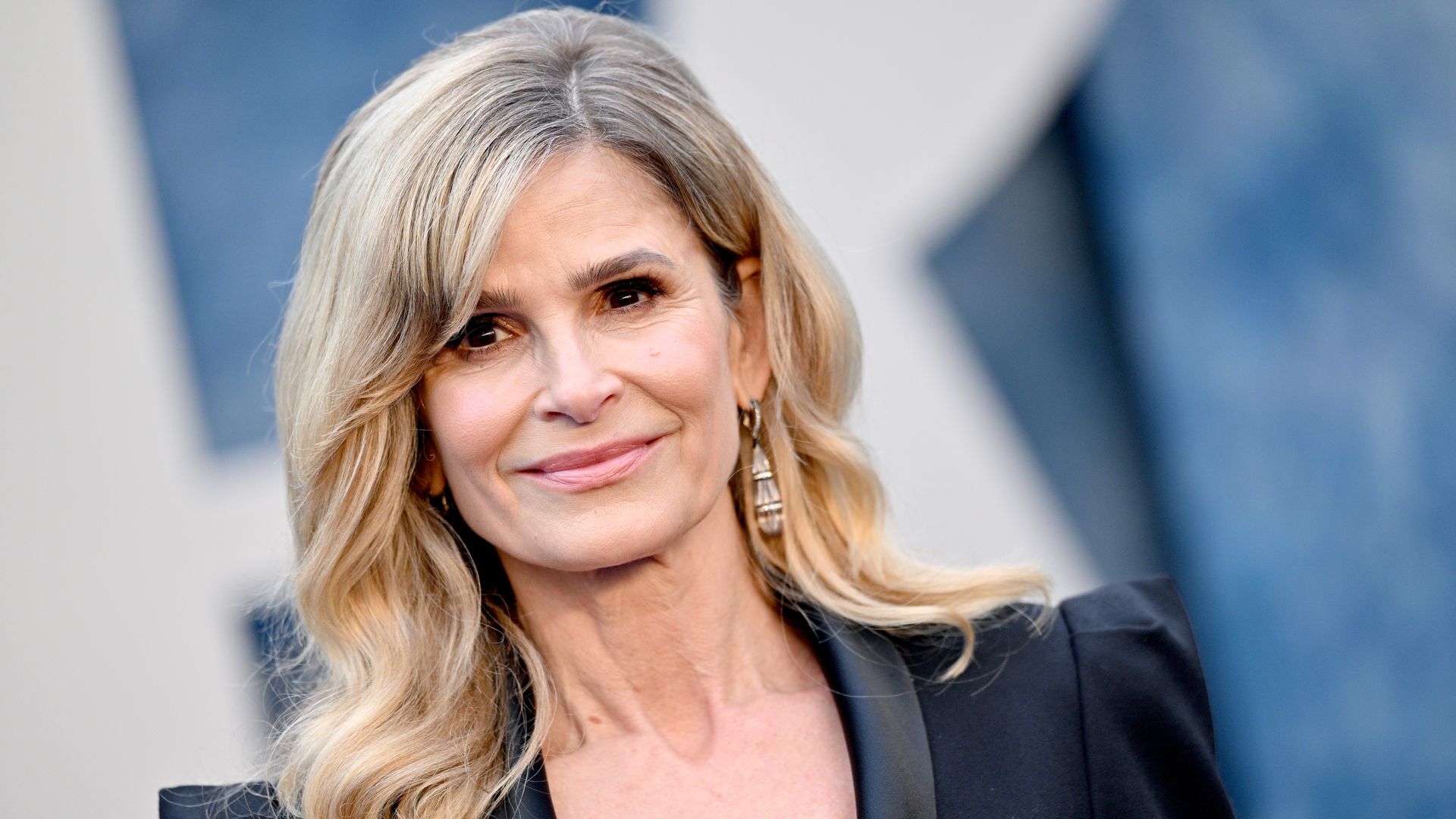 Kyra Sedgwick stuns in figure-hugging gown for incredible venture - and ...