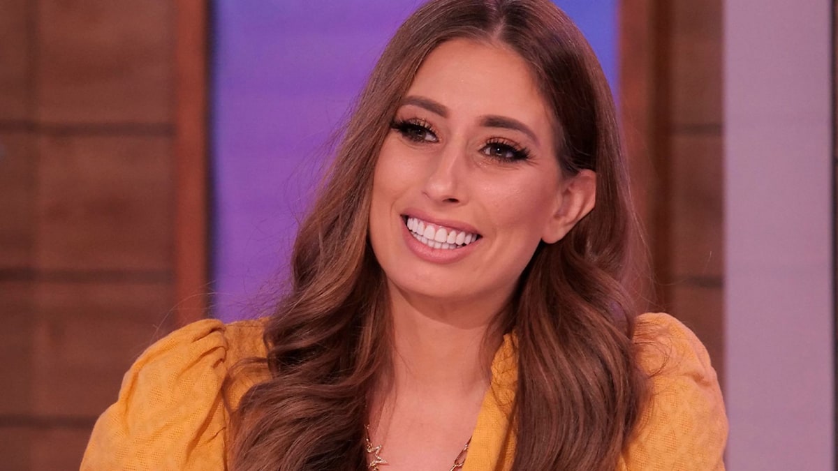 Stacey Solomon takes on ambitious DIY project ahead of due date - watch ...