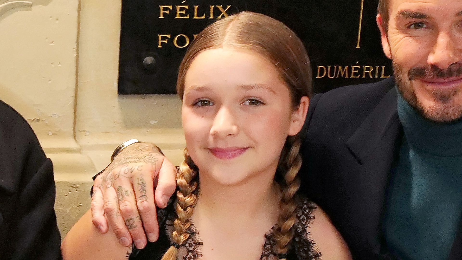 Harper Beckham looks adorable in cowboy boots for sweet family reunion ...