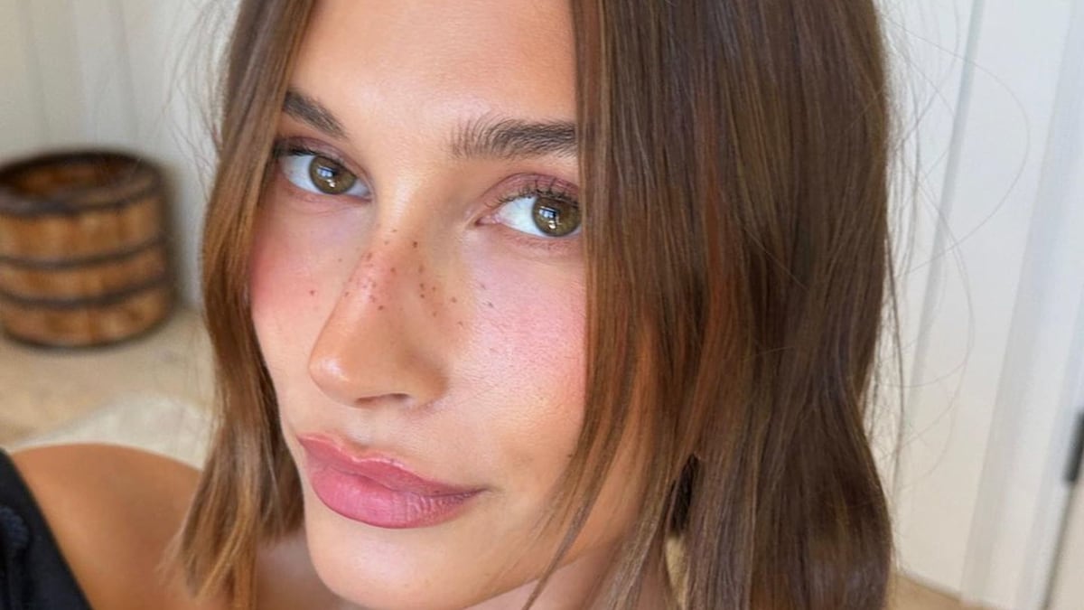 Hailey Bieber just revealed her entire 'peachy beachy' summer makeup ...