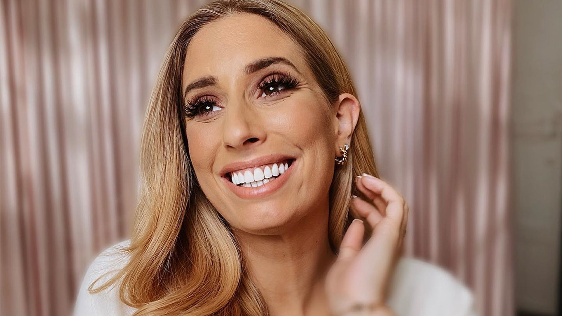 Stacey Solomon shows off new portraits of Belle and Rose in rare ...