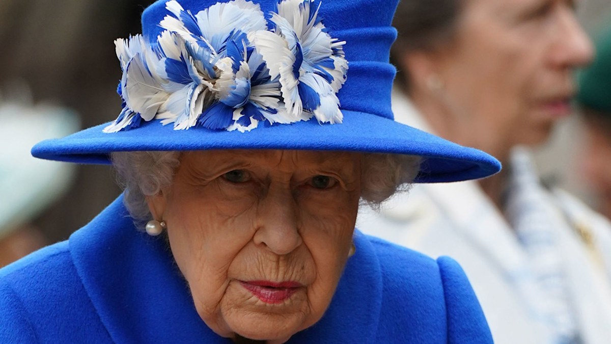 The Queen closes home to visitors as she spends first summer holiday ...