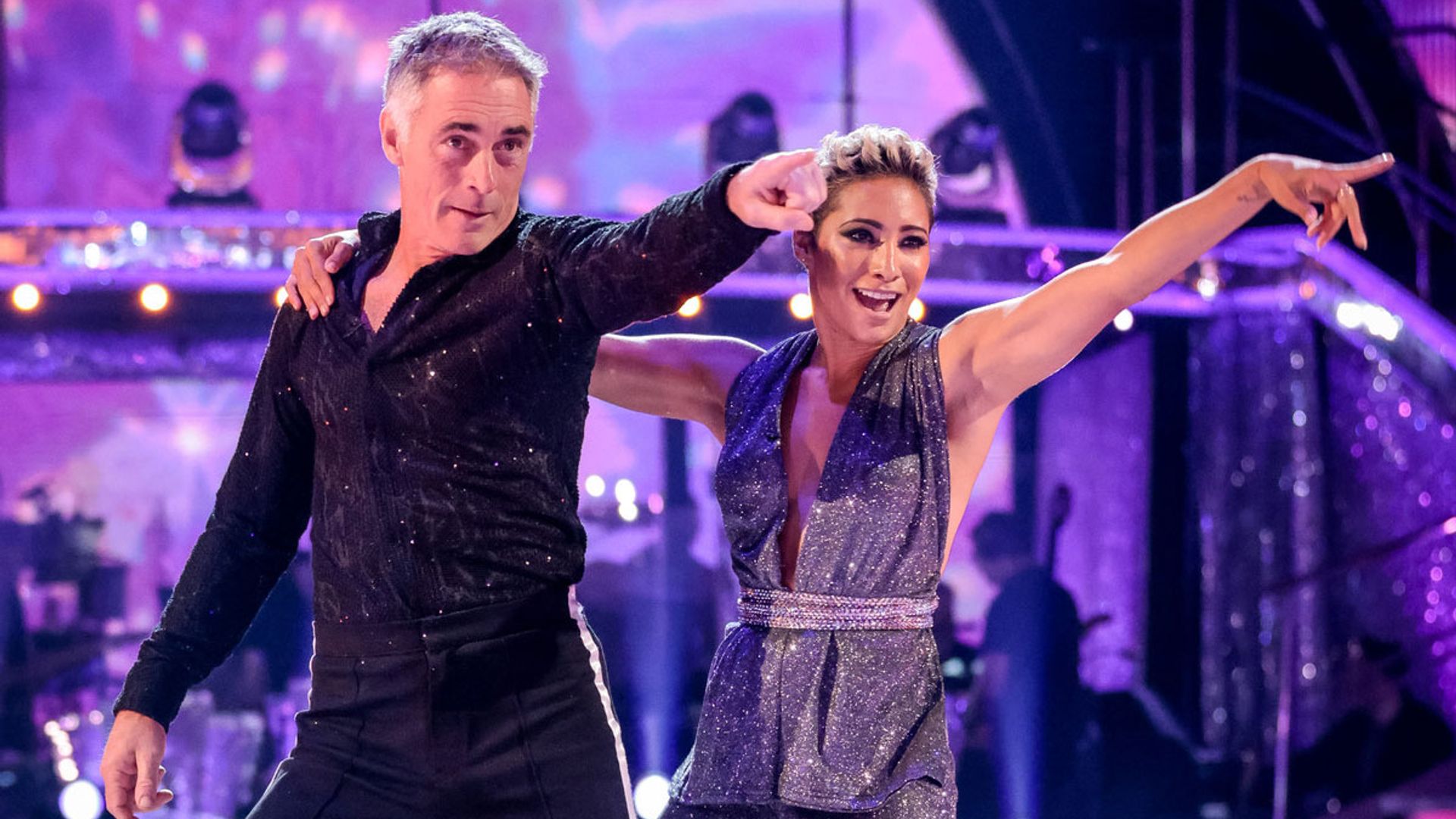 Strictly's Greg Wise in tears after dedicating dance to late sister ...