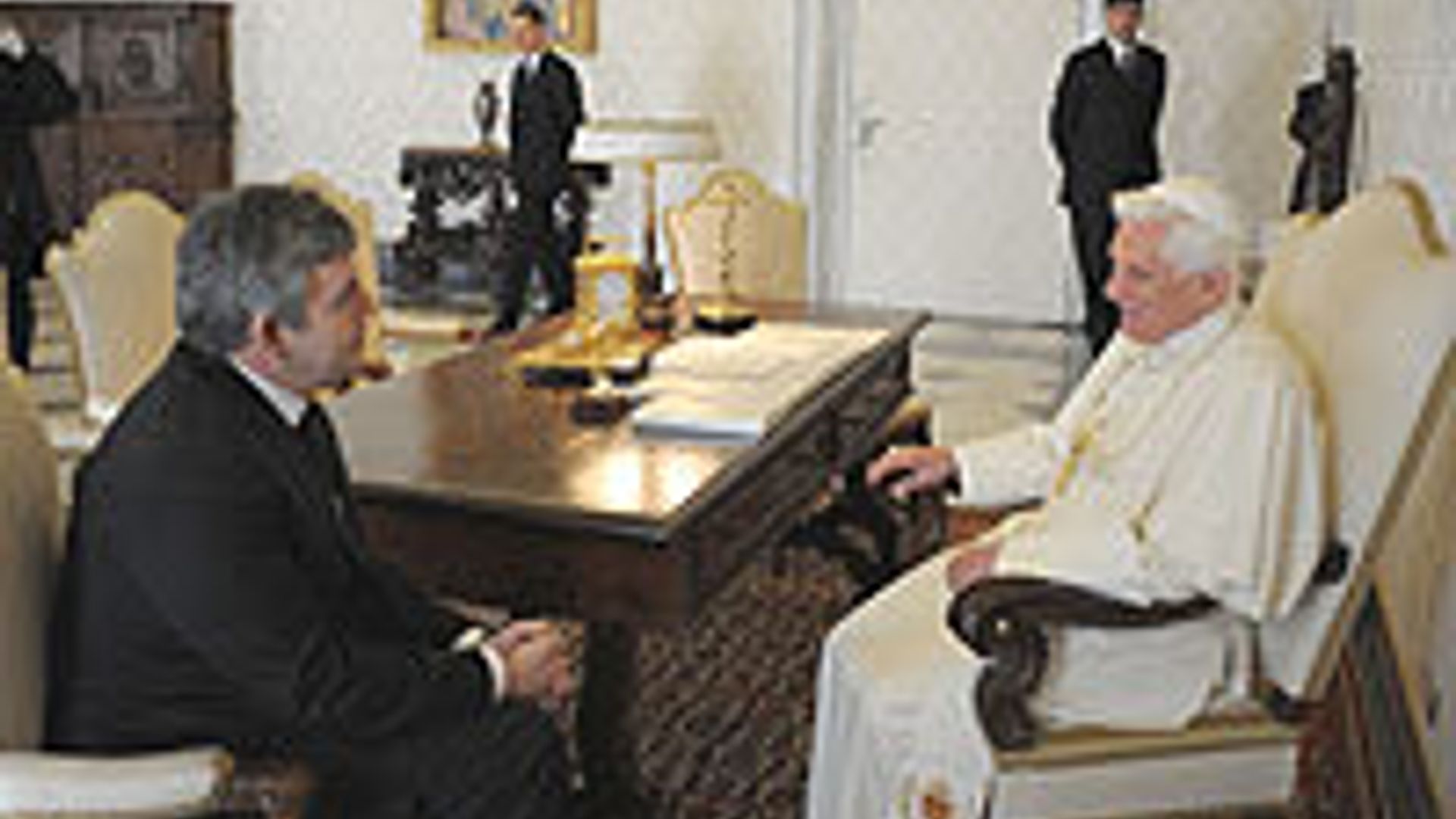 Mr Brown invites the Pope to UK during Vatican trip | HELLO!