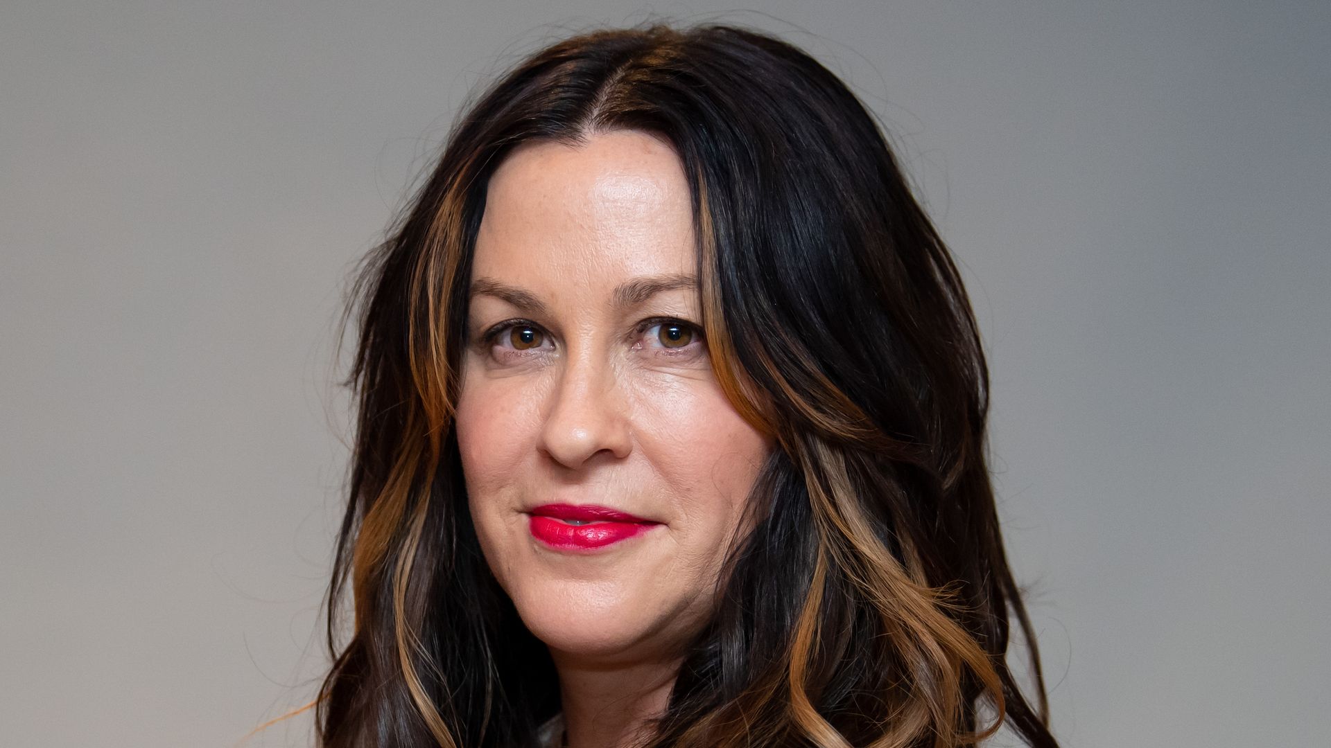 Alanis Morissette - Biography | HELLO!