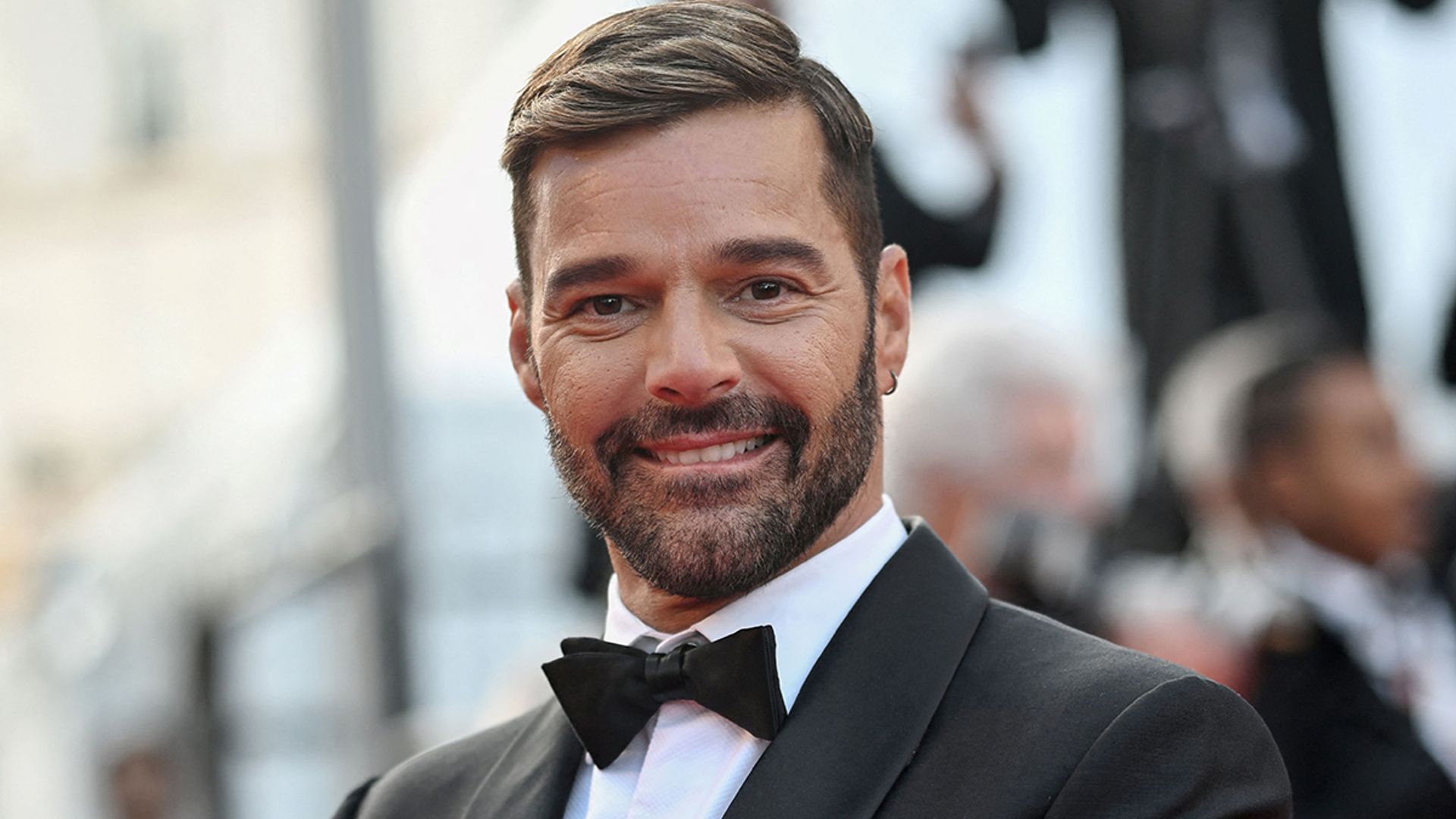 Ricky Martin's rare photo of lookalike son, 14, sparks huge reaction as ...