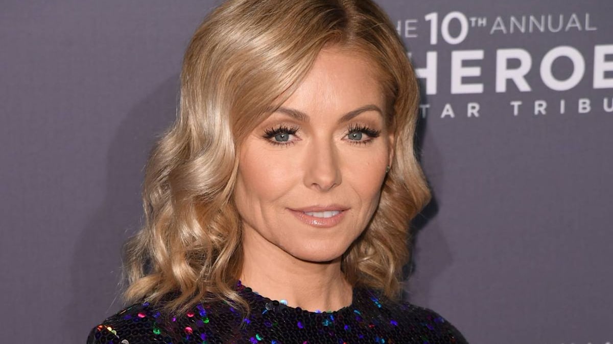 Kelly Ripa unveils show-stopping cake during family celebration inside ...