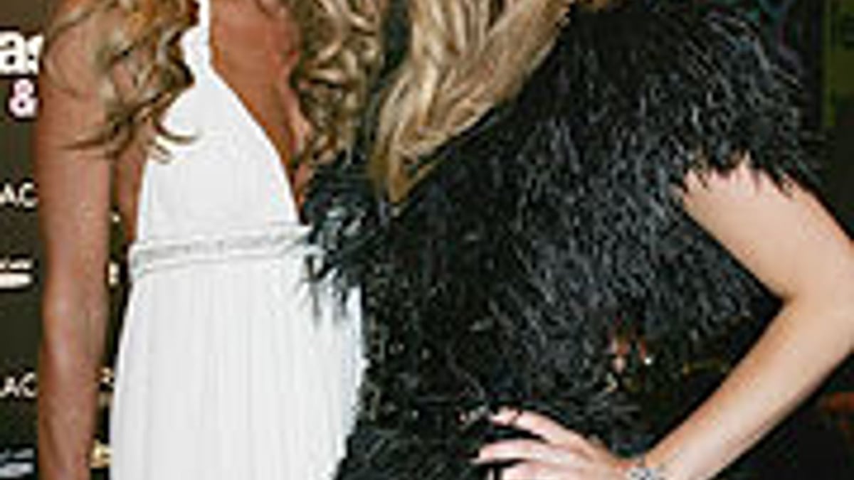 Aussie stunners Elle and Delta team up for fashion in Oz | HELLO!