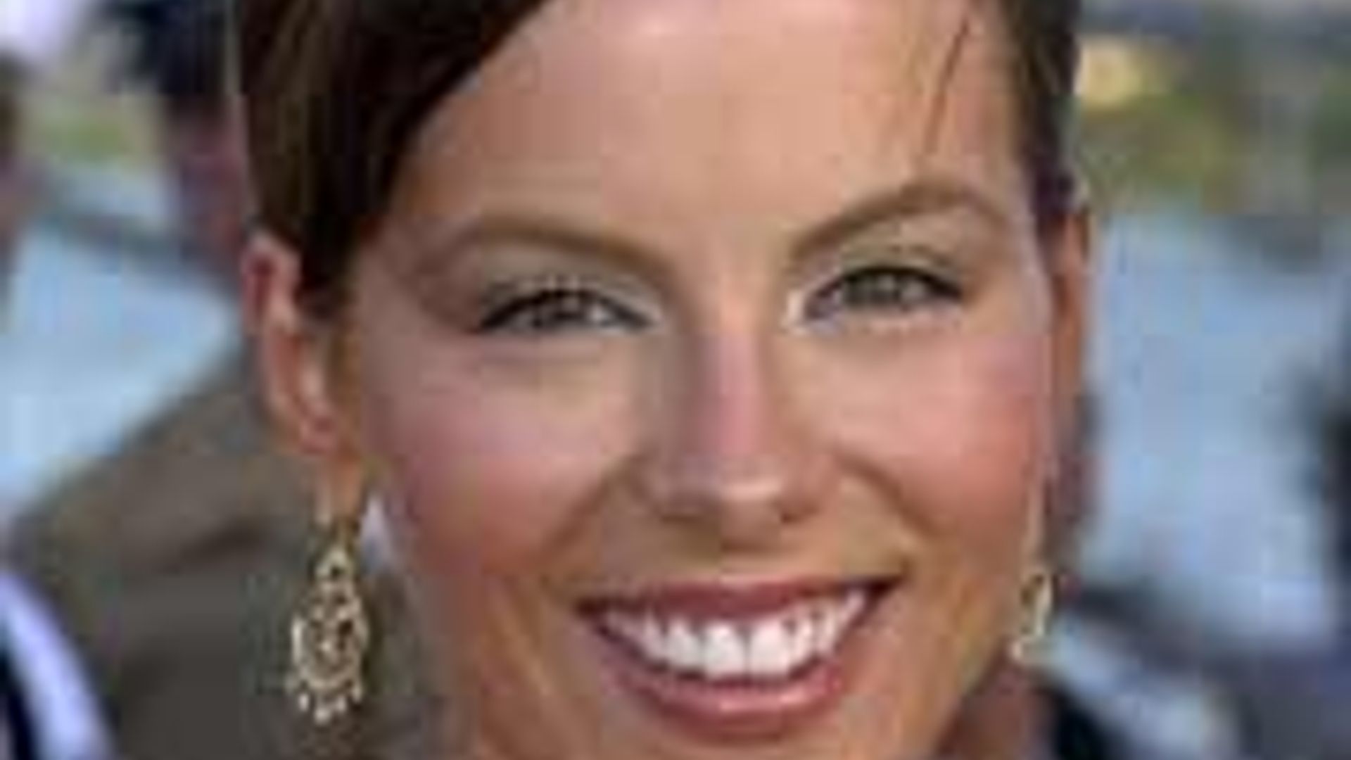 DENZEL WASHINGTON S LATEST FILM CLAIMS TOP SPOT AT U.S. BOX OFFICE | HELLO!