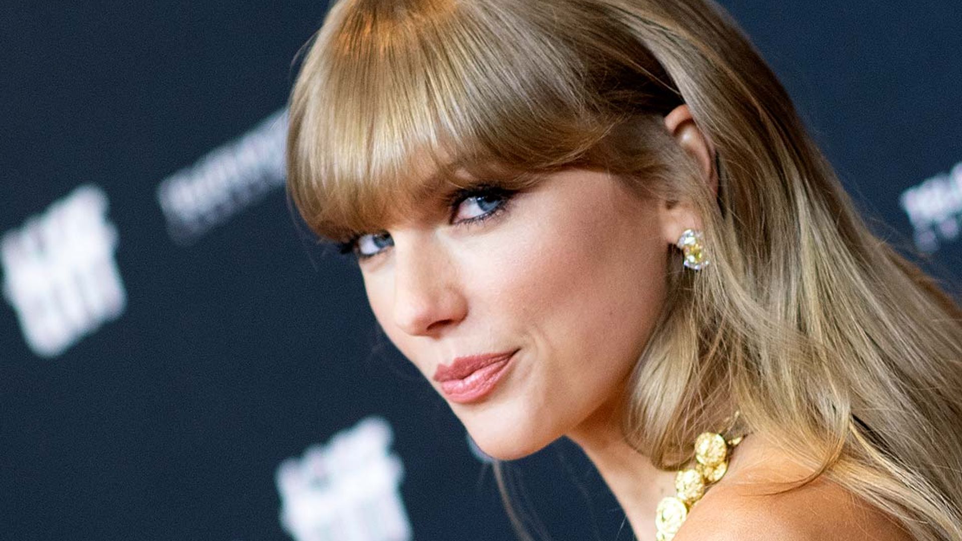 We’re obsessed with Taylor Swift’s stunning phone case - here’s how to ...