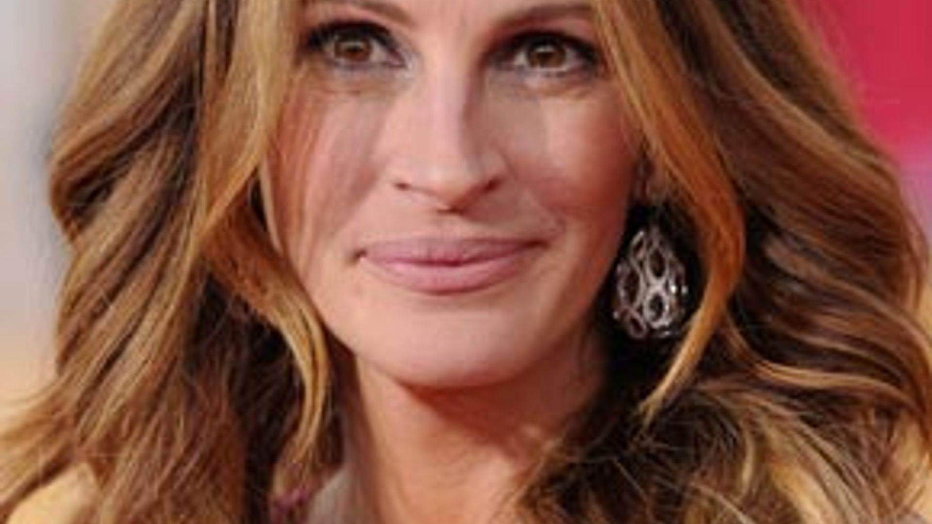 Julia Roberts - Biography | HELLO!