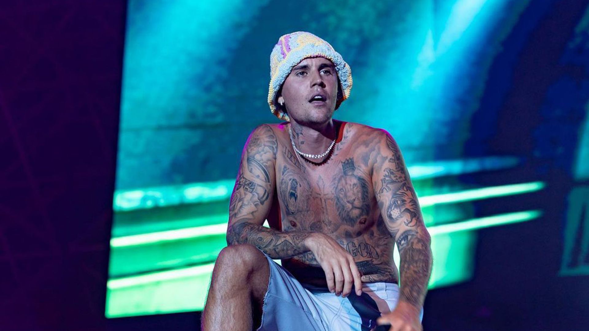 Justin Bieber finally makes stage return in Y2K style amid illness | HELLO!