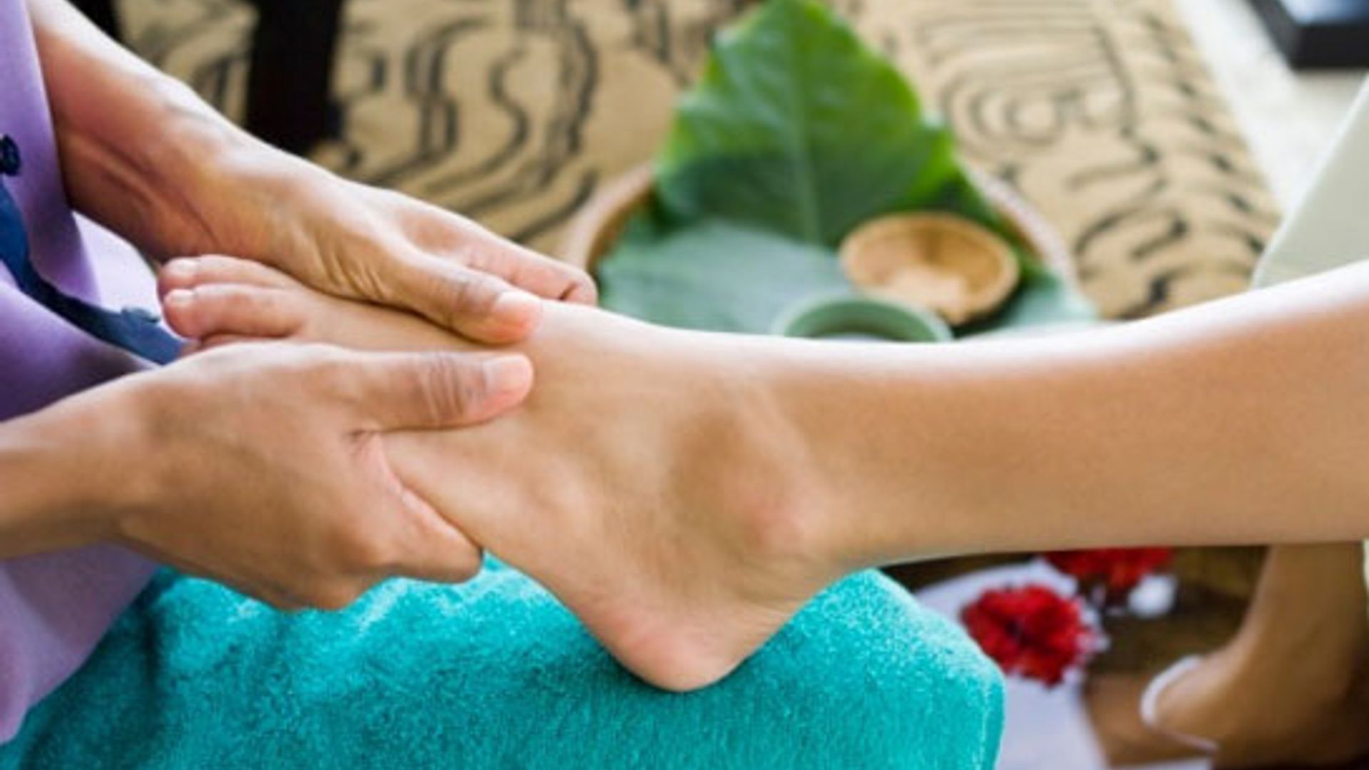 Reflexology: the word on the feet | HELLO!