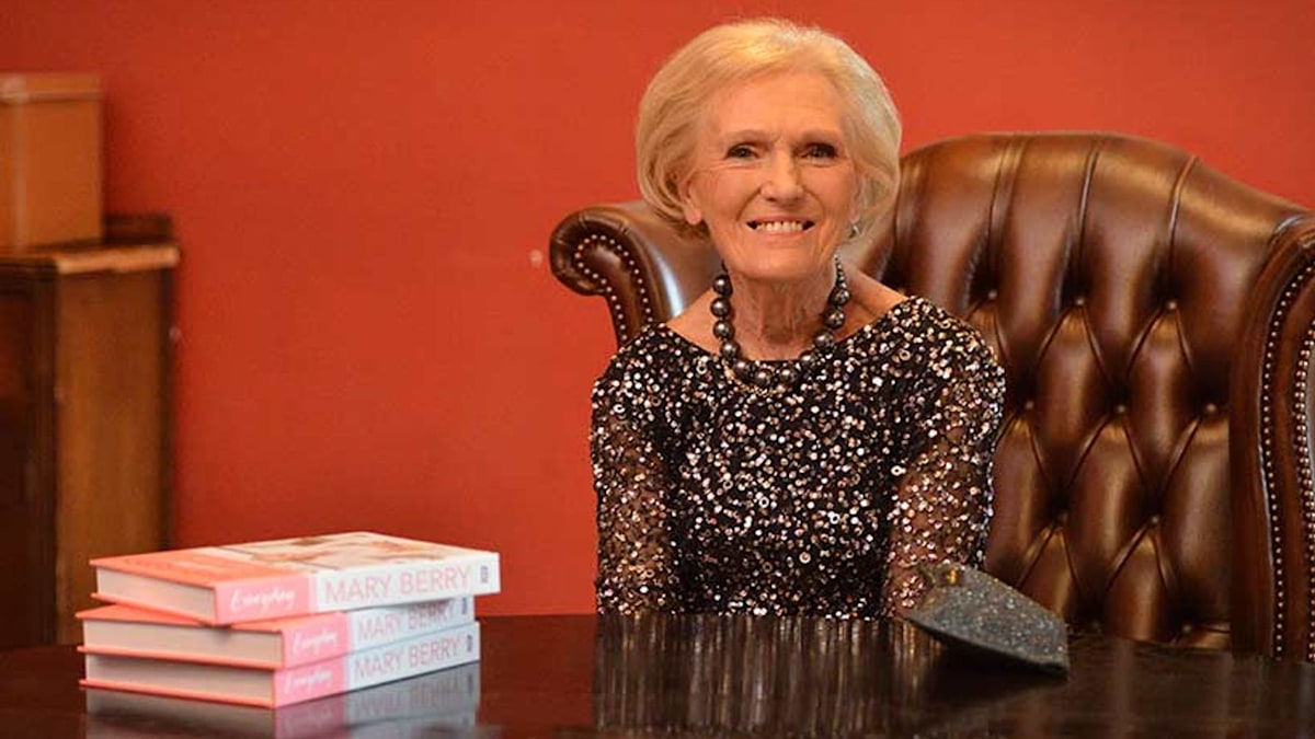 Mary Berry reveals meeting the Queen is the 'greatest memory' of her ...
