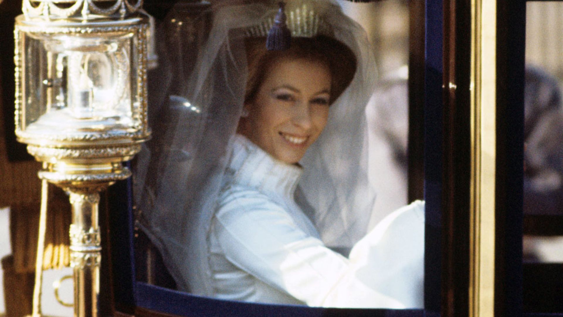 Princess Anne's 5ft 6 wedding cake with first husband was as tall as ...