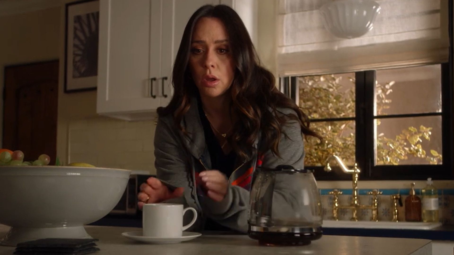 911 preview clip: Buck's sister Maddie finds Chimney's engagement ring ...