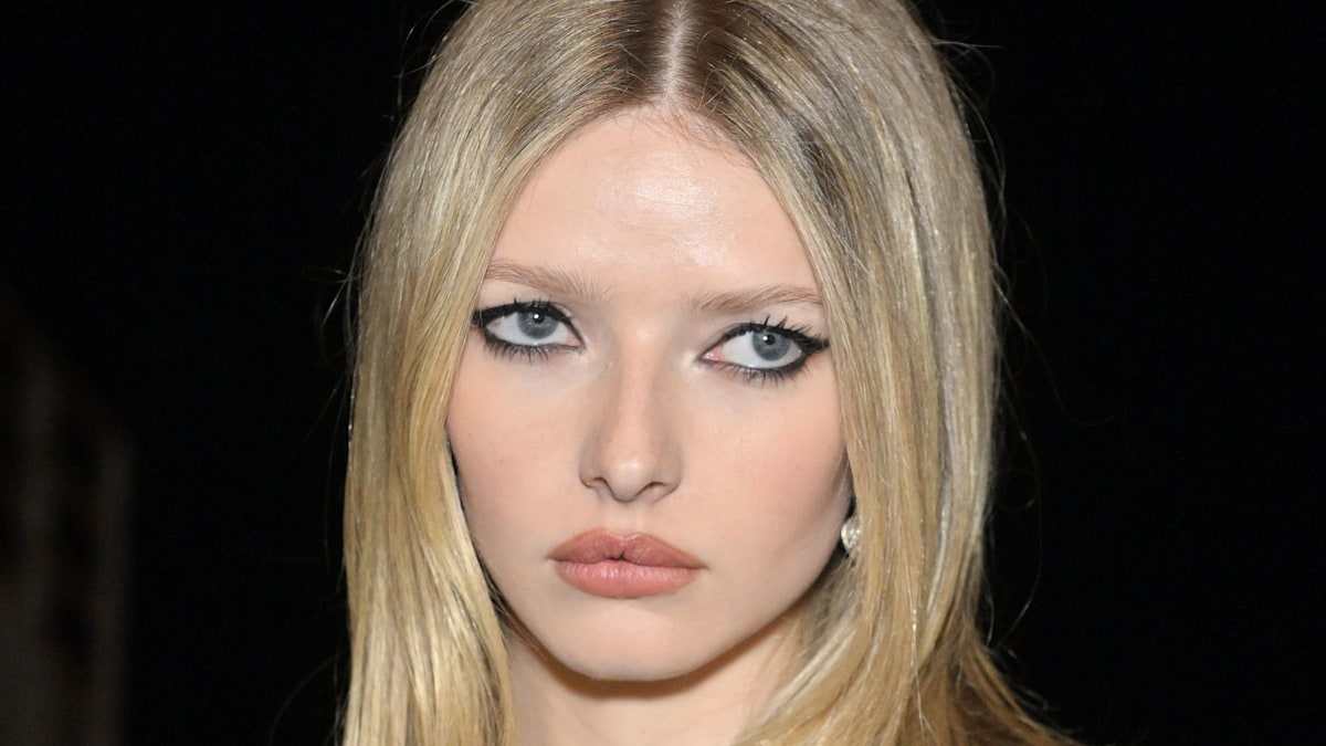 Gwyneth Patrow’s daughter Apple’s incredible reaction as her mom spills ...