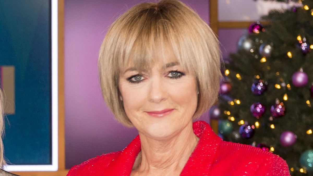 Loose Women's Jane Moore is so Christmassy in Zara's red sequinned ...