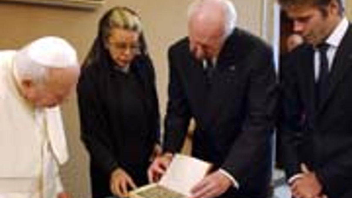 VICTOR EMMANUEL OF SAVOY RETURNS TO ITALY AFTER 56-YEAR | HELLO!