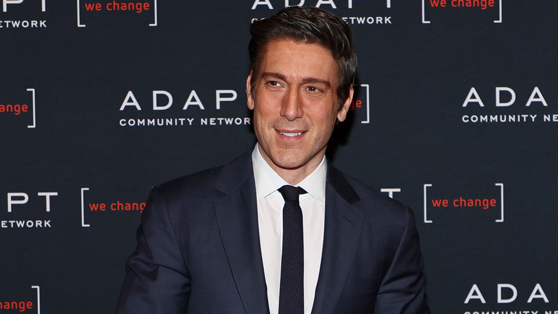 ABC's David Muir looks just like his rarely-seen sister in celebratory ...