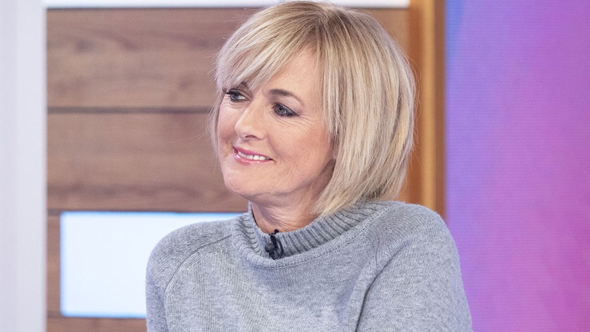 Loose Women's Jane Moore's monochrome outfit is ideal for the office ...
