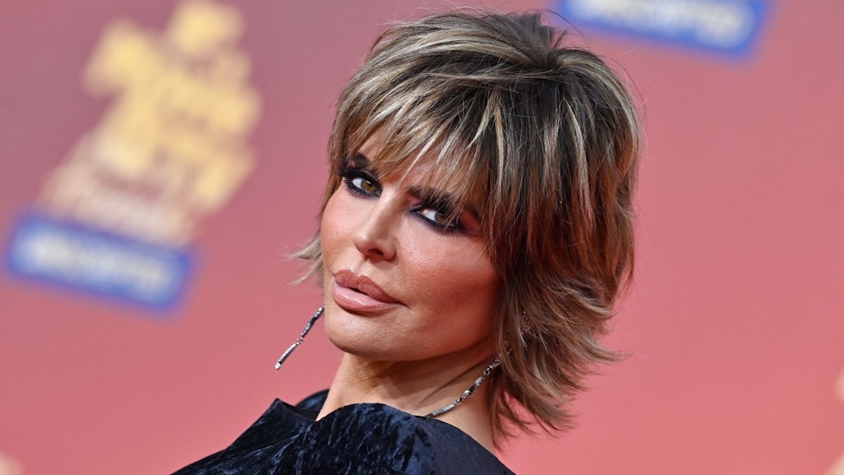 Lisa Rinna leaves fans in disbelief in animal-print bikini photos as ...
