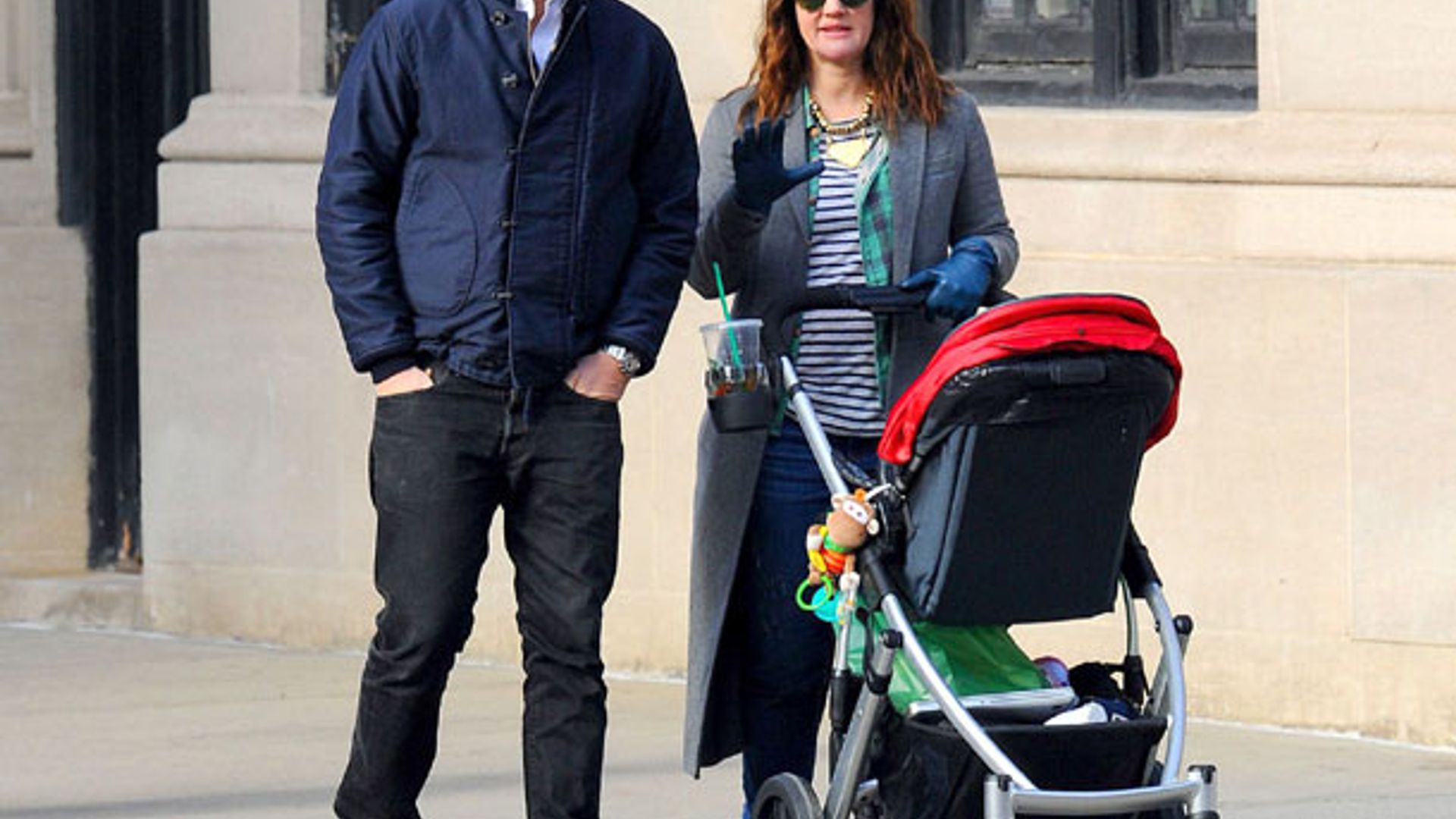 Drew Barrymore shows off her baby during an interview with Oprah ... Drew Barrymore shows off her baby during an interview with Oprah ...