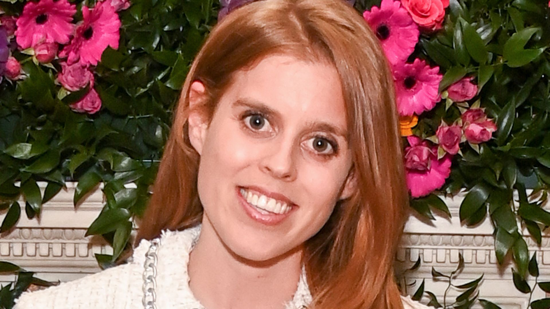 Princess Beatrice is radiant in waist-defining dress for country outing ...