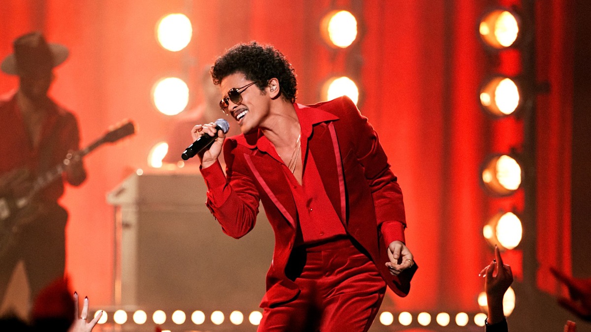 Meet Bruno Mars' 5 siblings – including his sister who helped him land ...