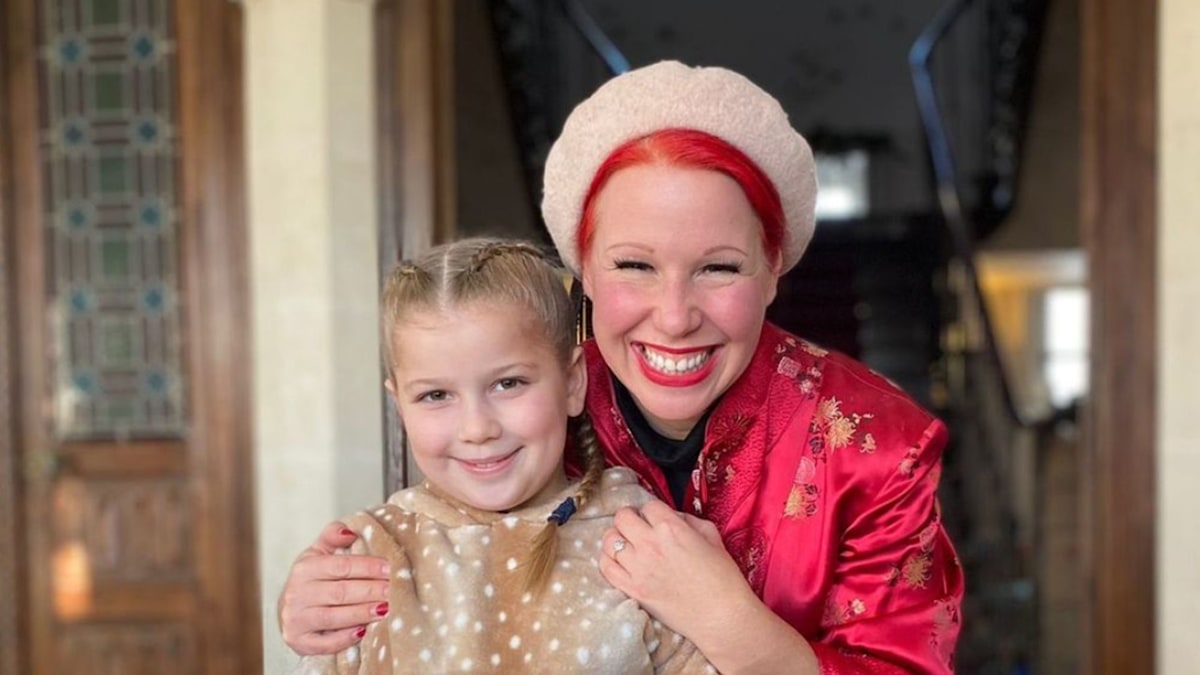 Angel Strawbridge's daughter Dorothy is her mum's double in adorable ...