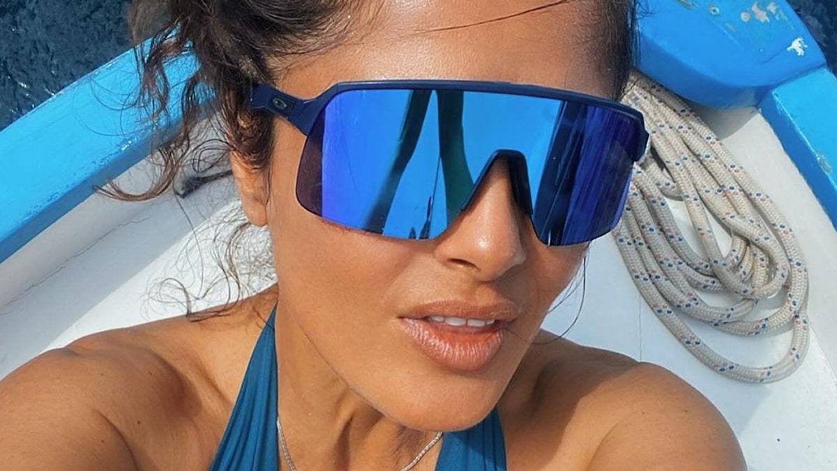 Salma Hayek 57 Looks Unreal In Tiny String Bikini In Unedited Pool