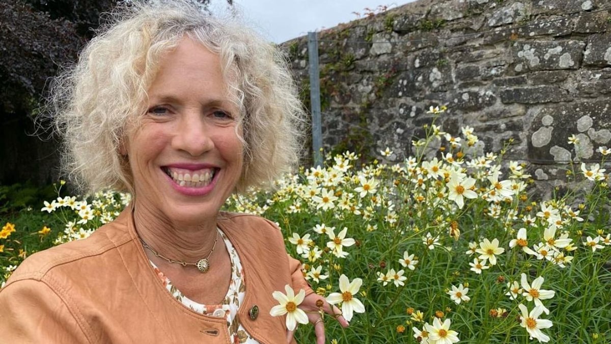 Who Is Gardeners World Star Sue Kents Husband Hello