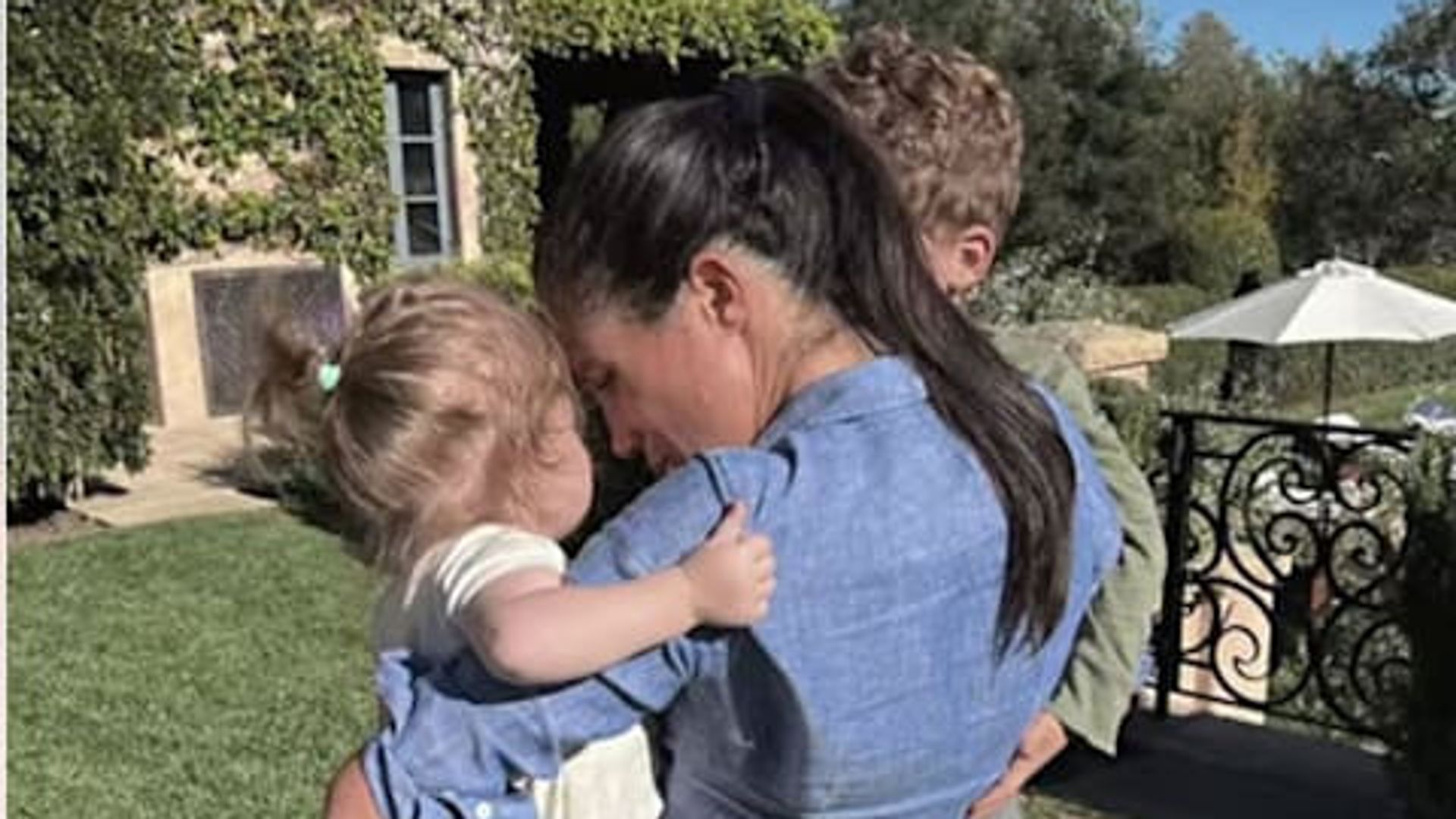 Prince Archie and Princess Lilibet are impossible to tell apart in ...