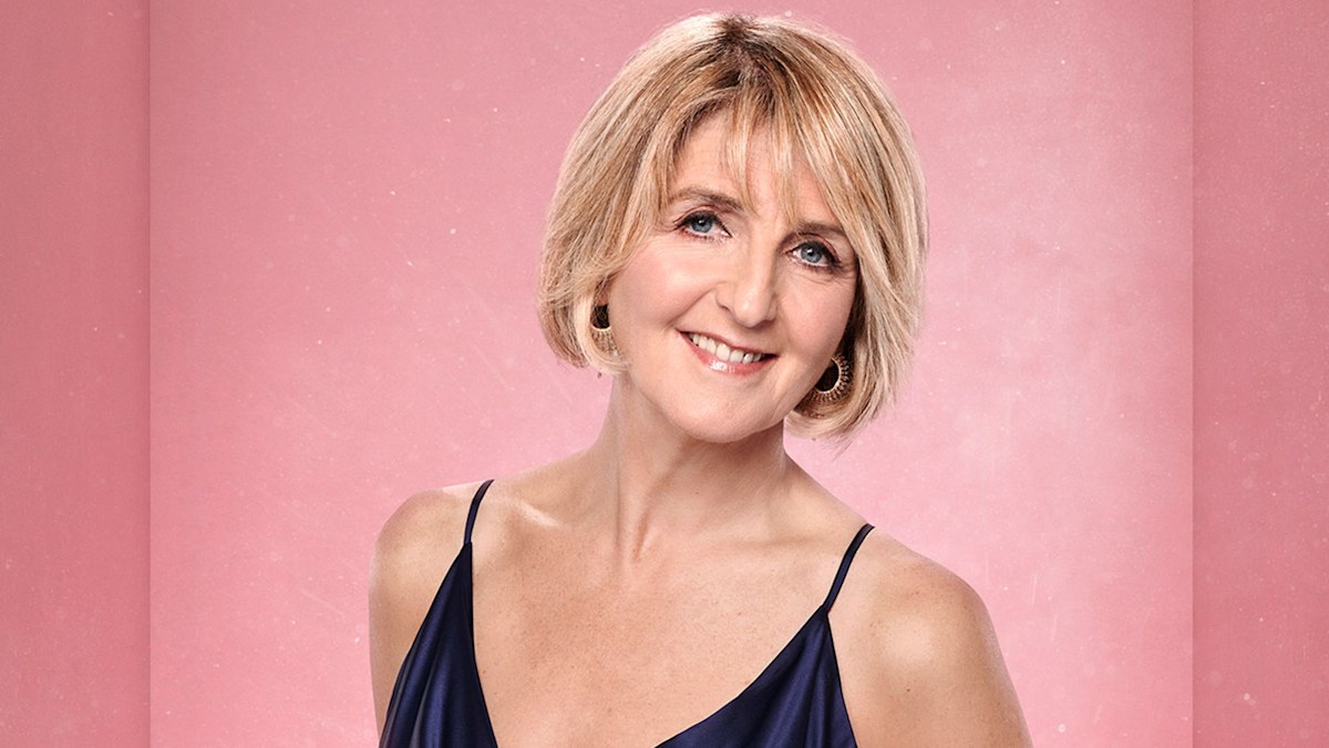 Strictly Come Dancing star Kaye Adams apologises as she 'mucks up ...