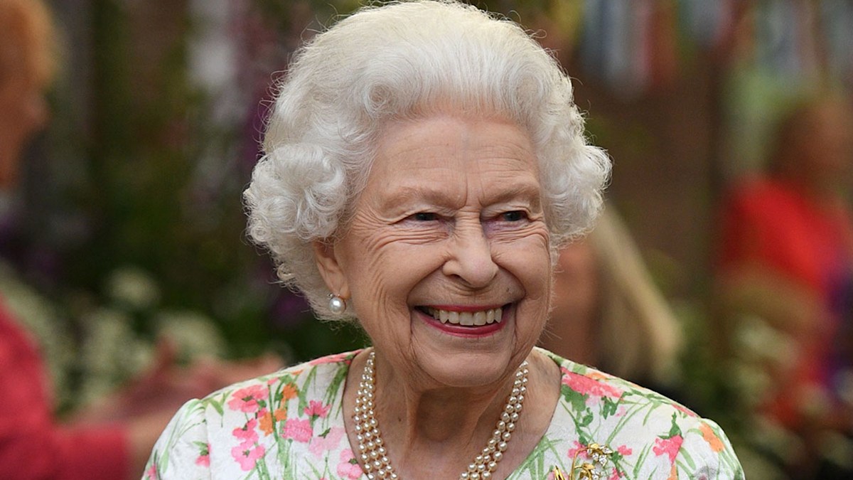 The secret behind the Queen's perfect hair revealed | HELLO!